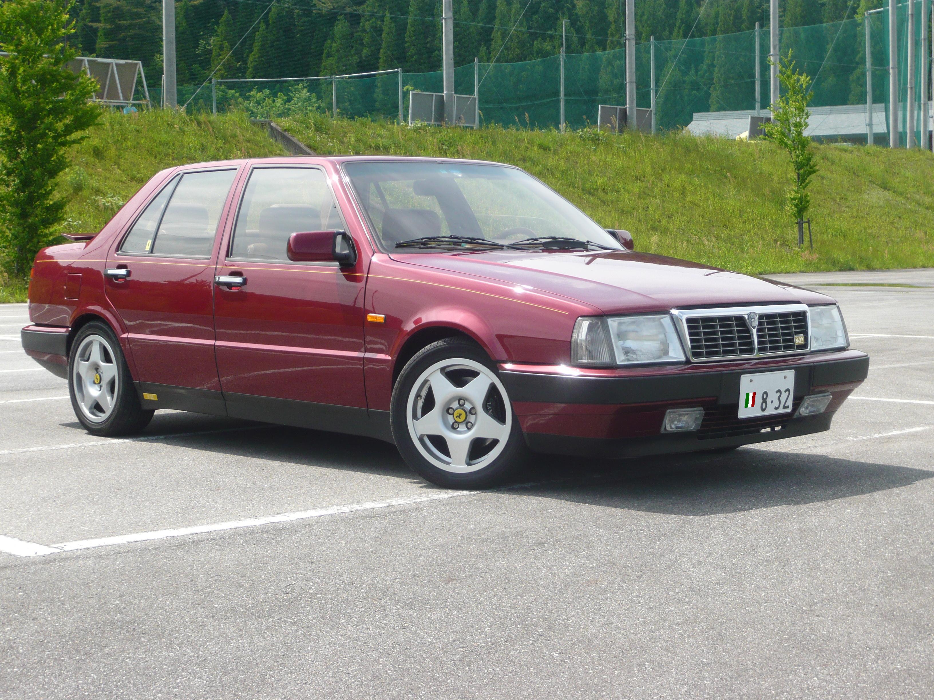 Lancia Thema technical specifications and fuel economy